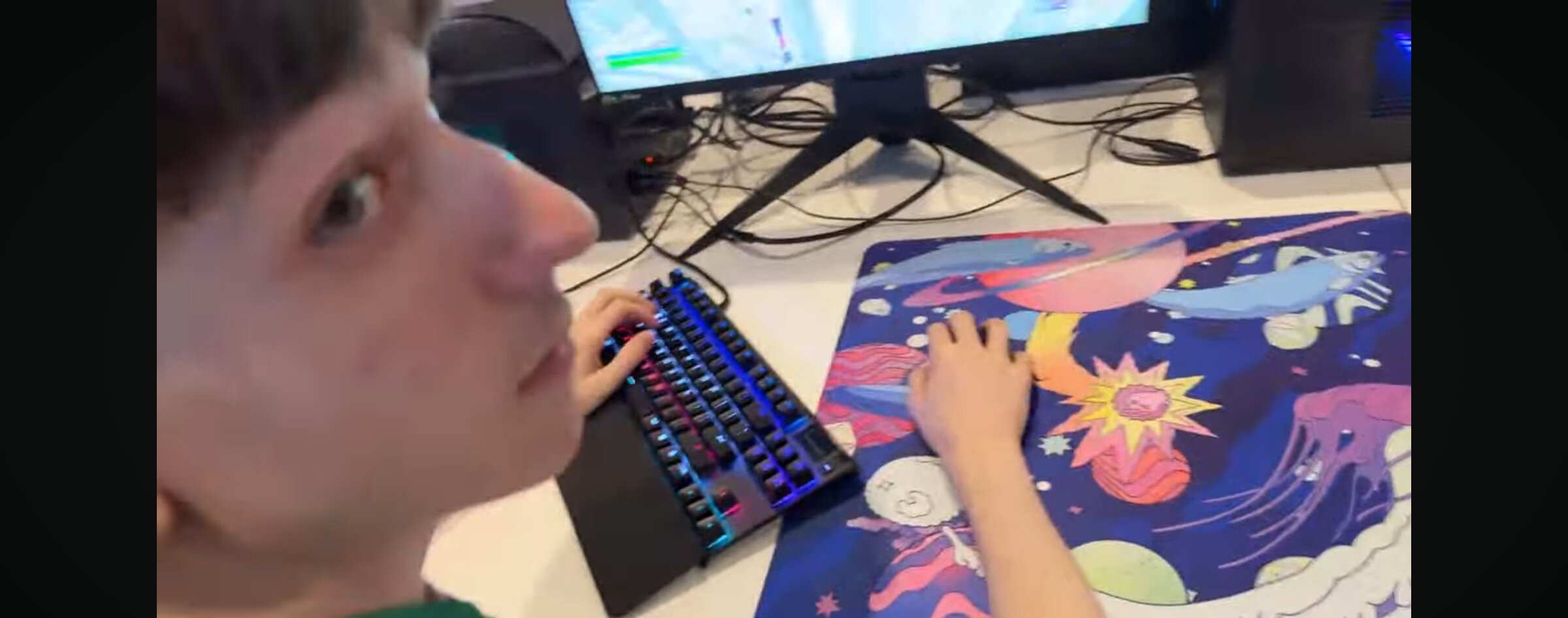 【FORTNITE】Peterbot(ピーターボット)選手の感度・設定・デバイス | BestGamers
